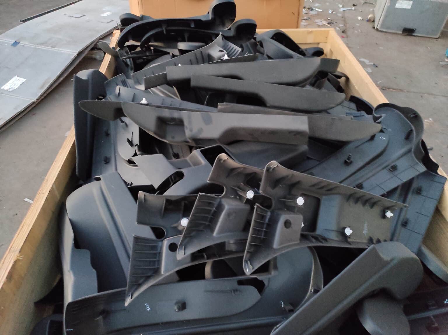 Japanese car makers collaborate on plastic | EVLife